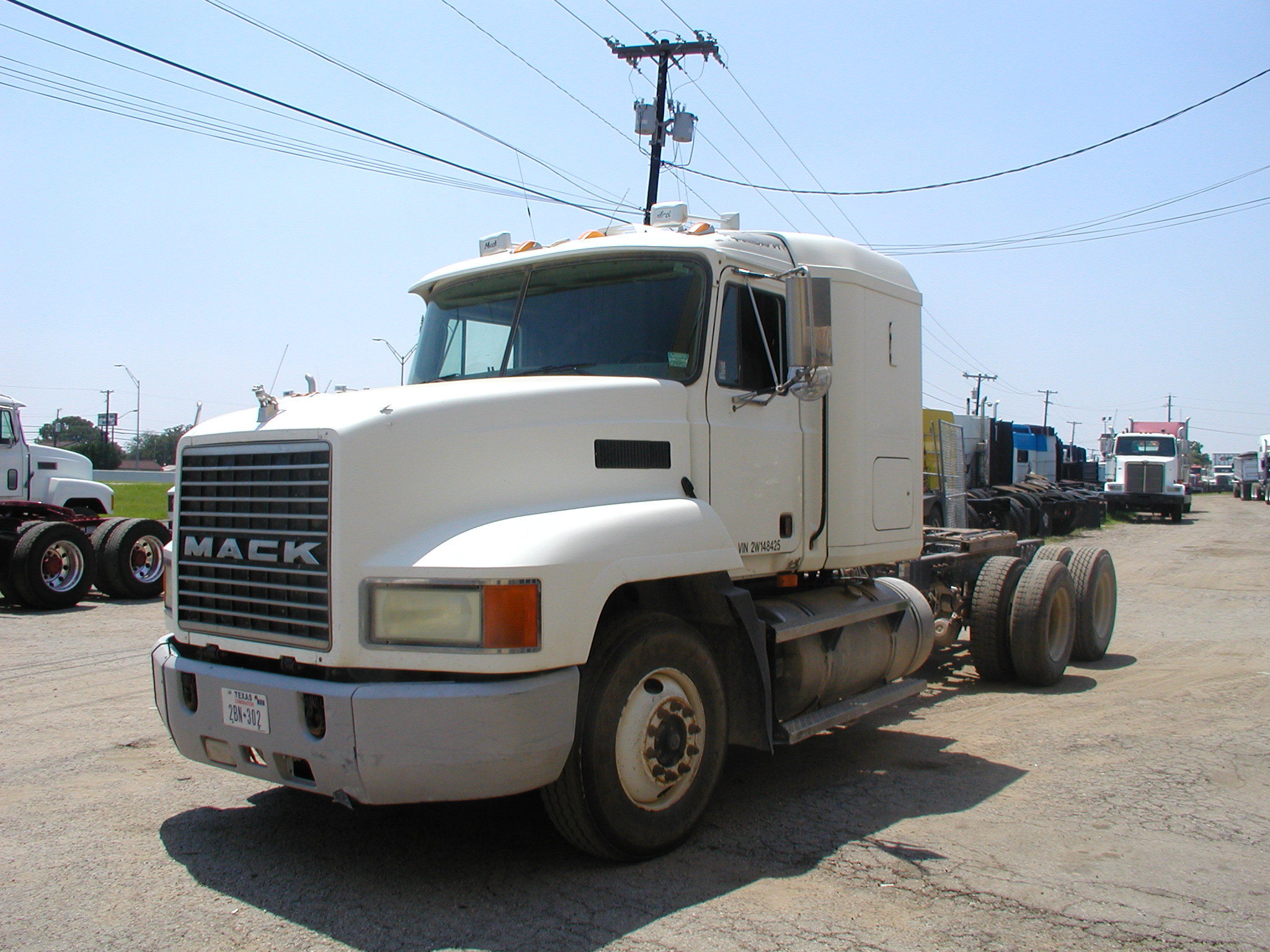 Used 2002 Mack CH613 For Sale in Dallas, TX - 104587545 - Commercial ...