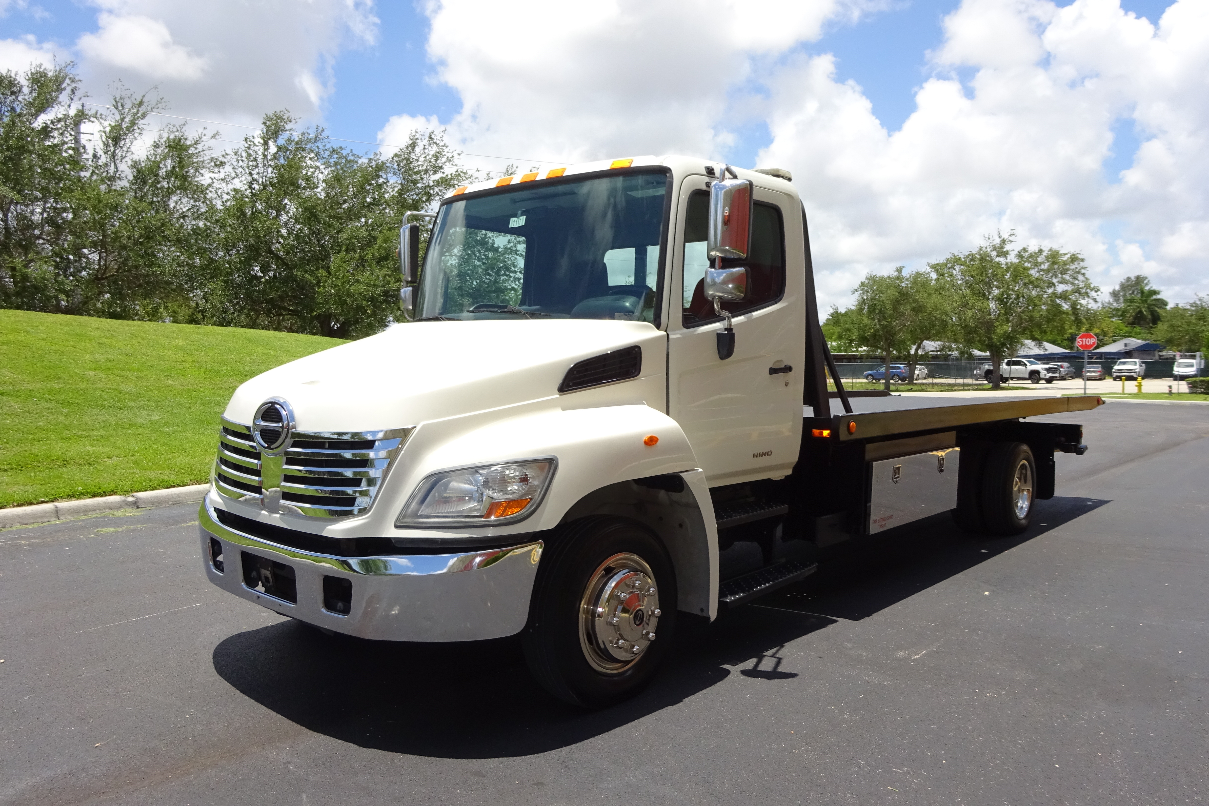 Used 2009 Hino 258 For Sale in Miami, FL - 5021715711 - Commercial ...