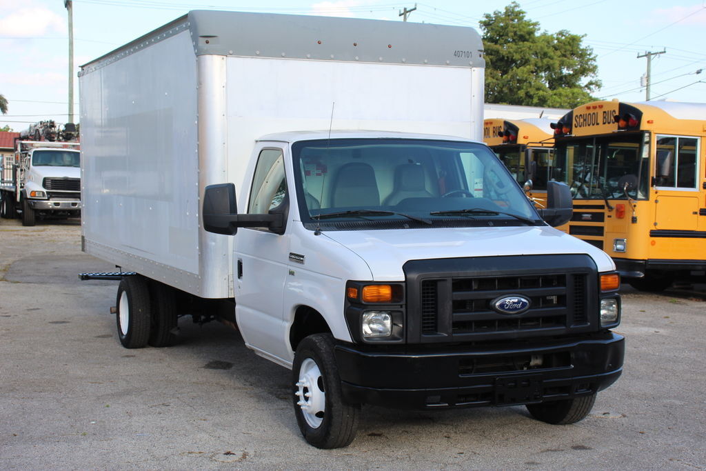 CREW CAB Box Truck - Straight Trucks For Sale Near Me - Commercial ...