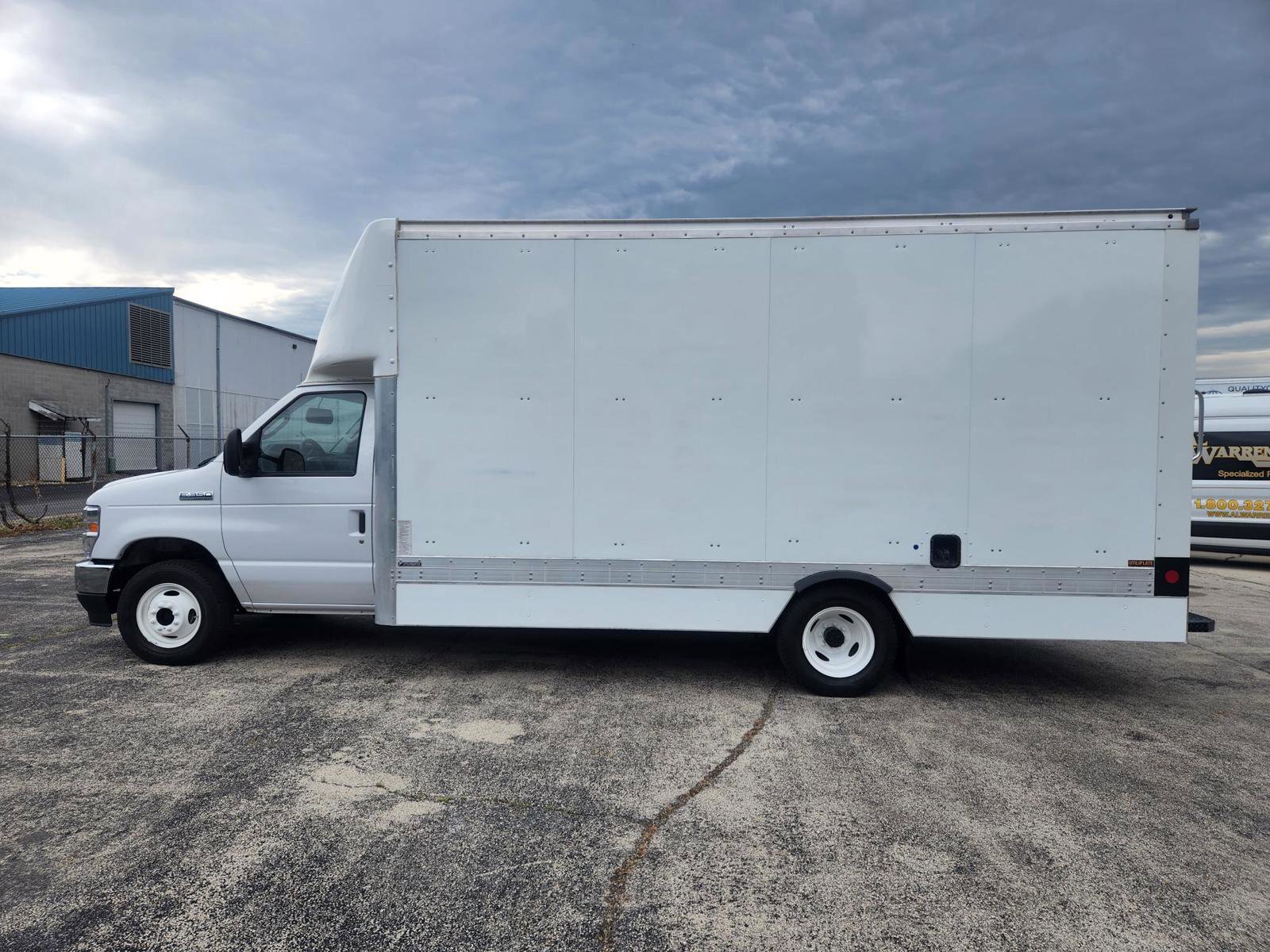 Chicago, IL - Box Truck - Straight Trucks For Sale - Commercial Truck ...