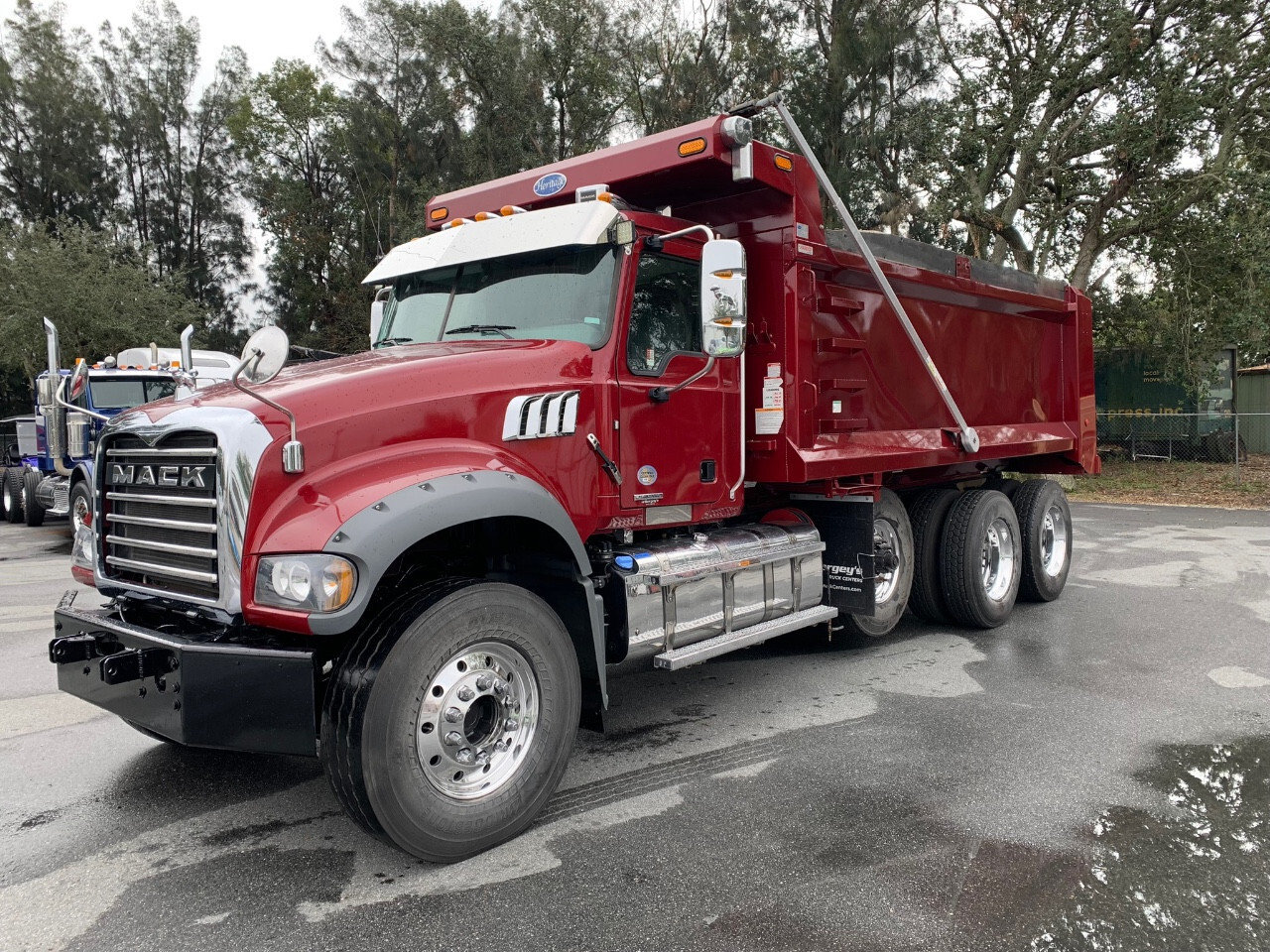 2022 Mack Granite Dump