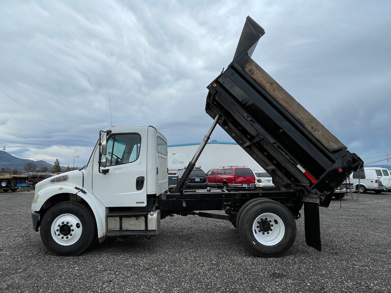 RJ Truck Sales | Used Commercial Trucks | Central Point, OR