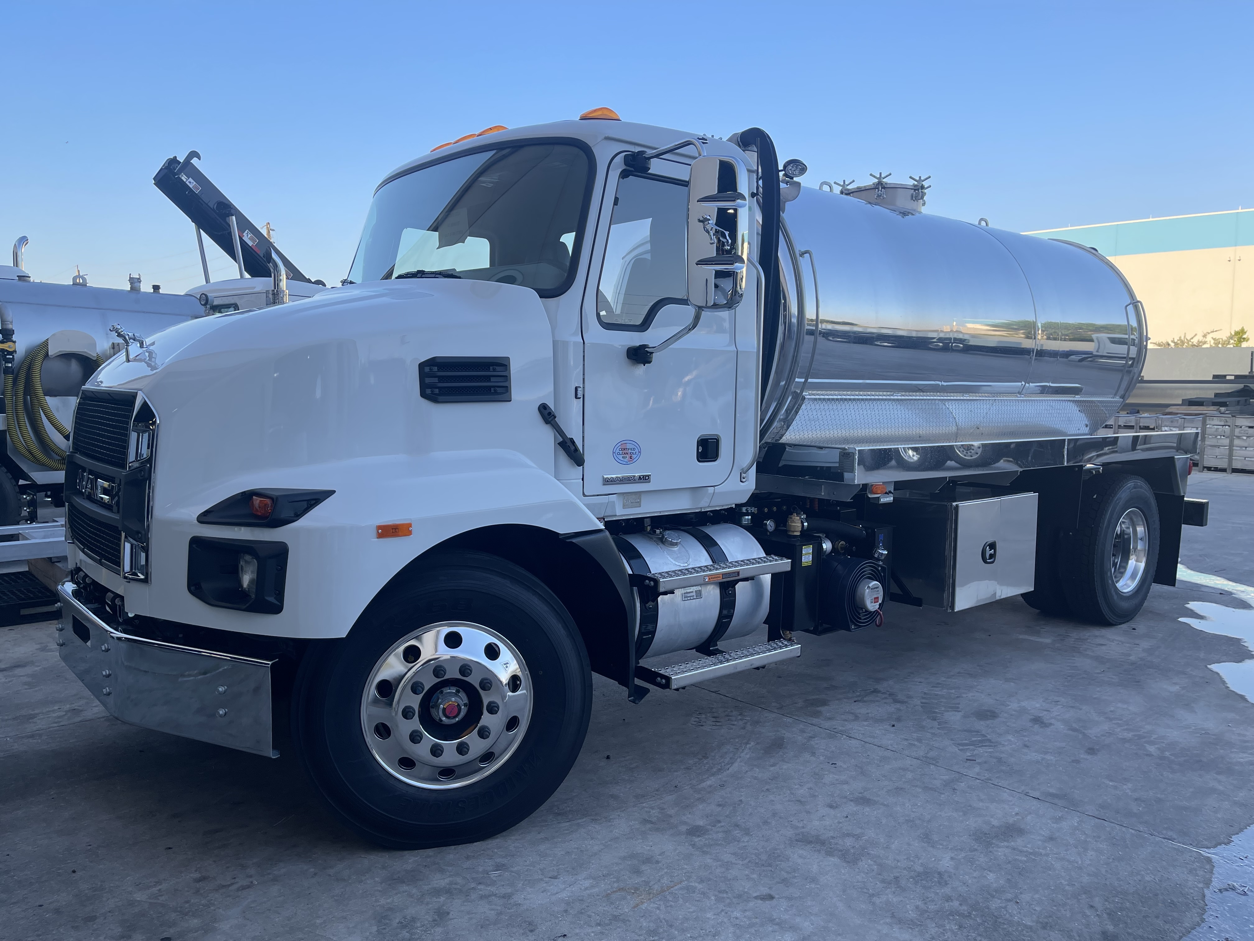 New 2024 Mack MD7 For Sale in Miami, FL - 5028123165 - Commercial Truck ...