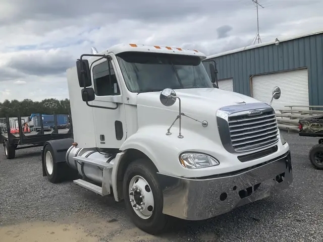 Used 2006 Freightliner Columbia For Sale in East Wareham, MA ...