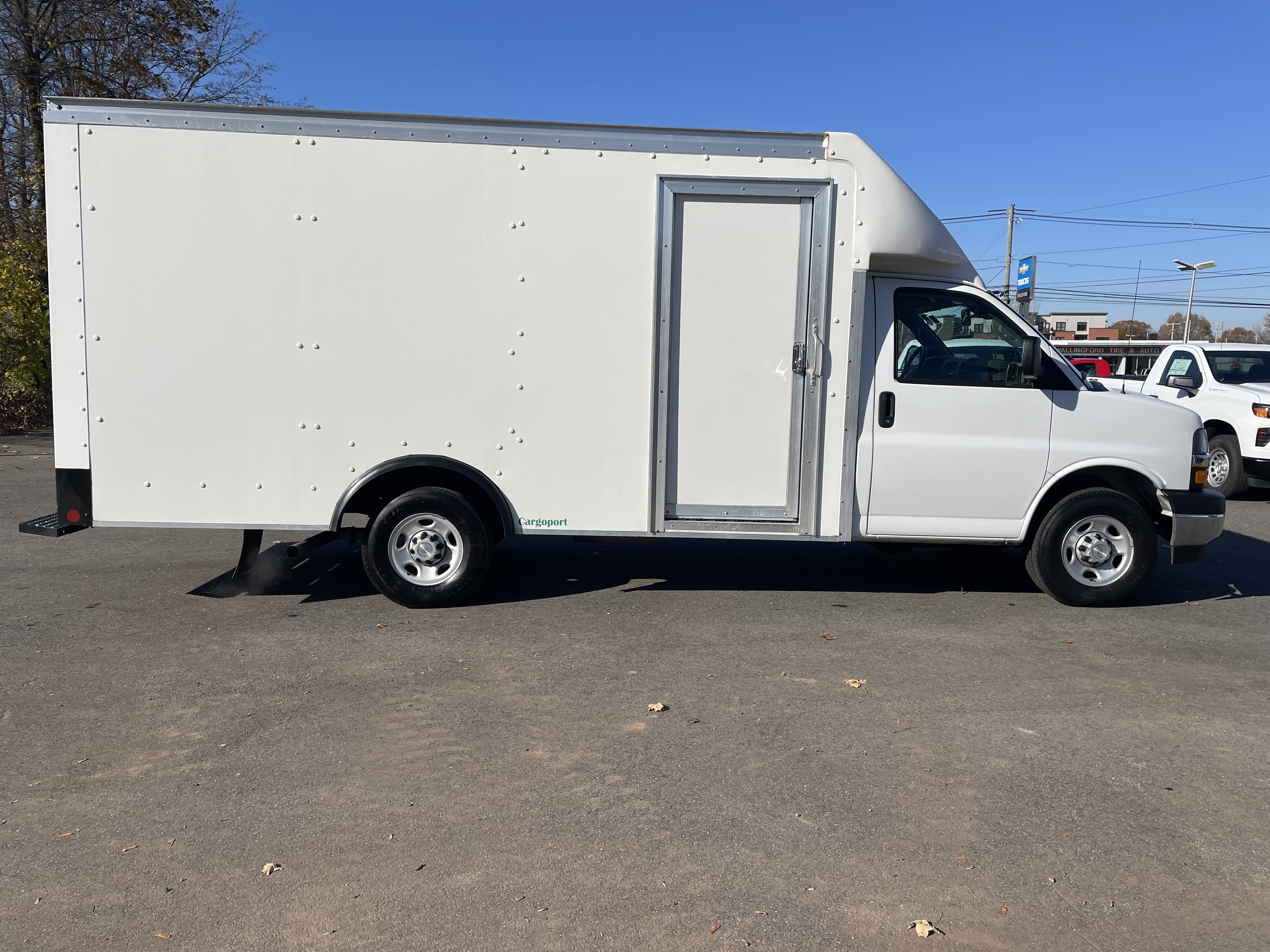 ct - Used Cutaway-Cube Vans with Box Trucks For Sale - Commercial Truck ...
