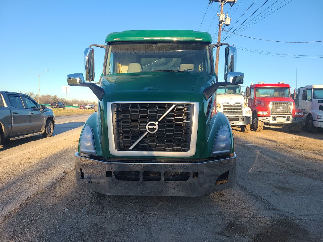 Used 2021 Volvo Vnr For Sale in Dallas, TX - 5030485399 - Commercial ...
