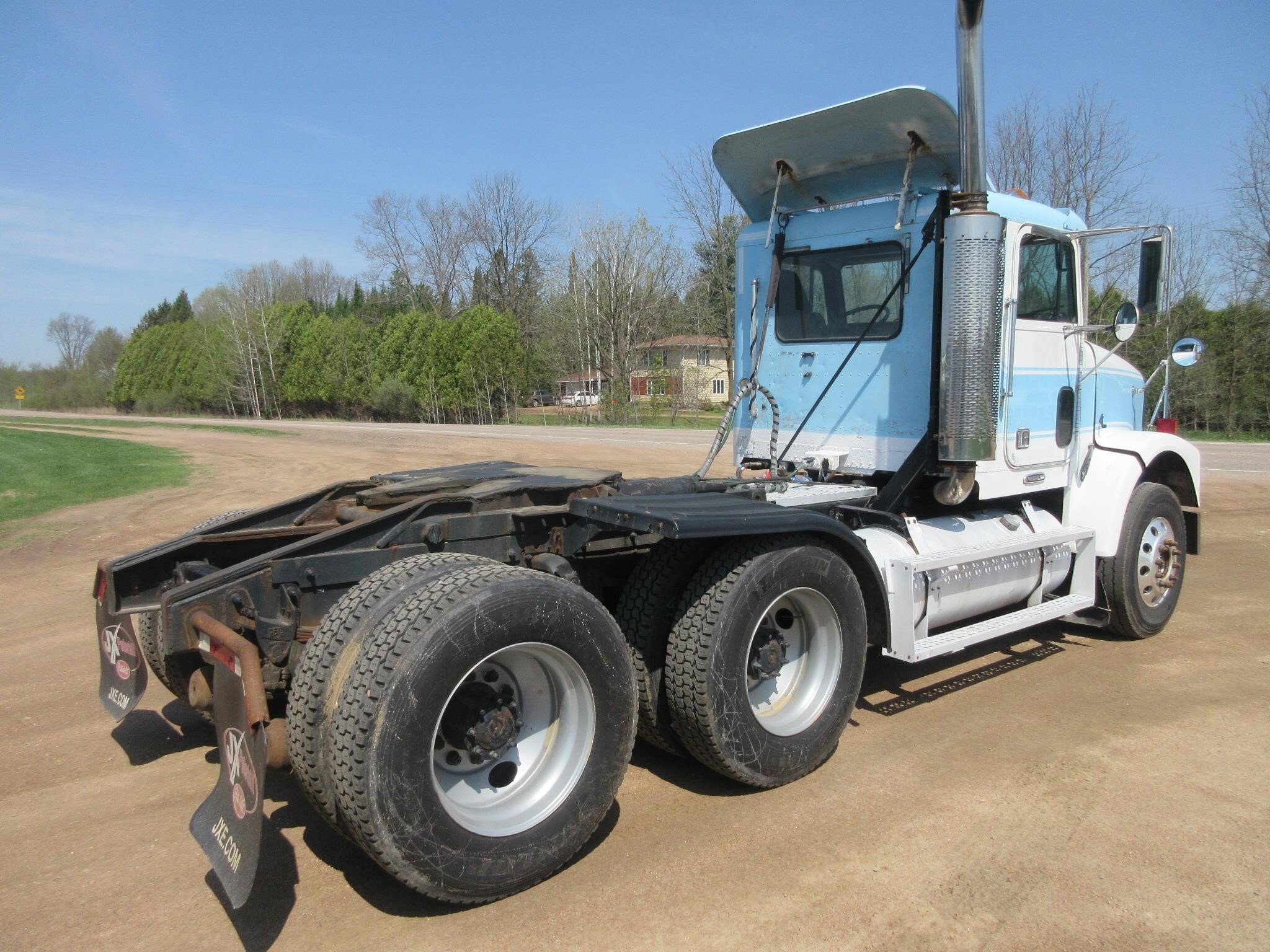 Used 1999 Freightliner FLD120 For Sale in Wittenberg, WI - 5026573575 ...