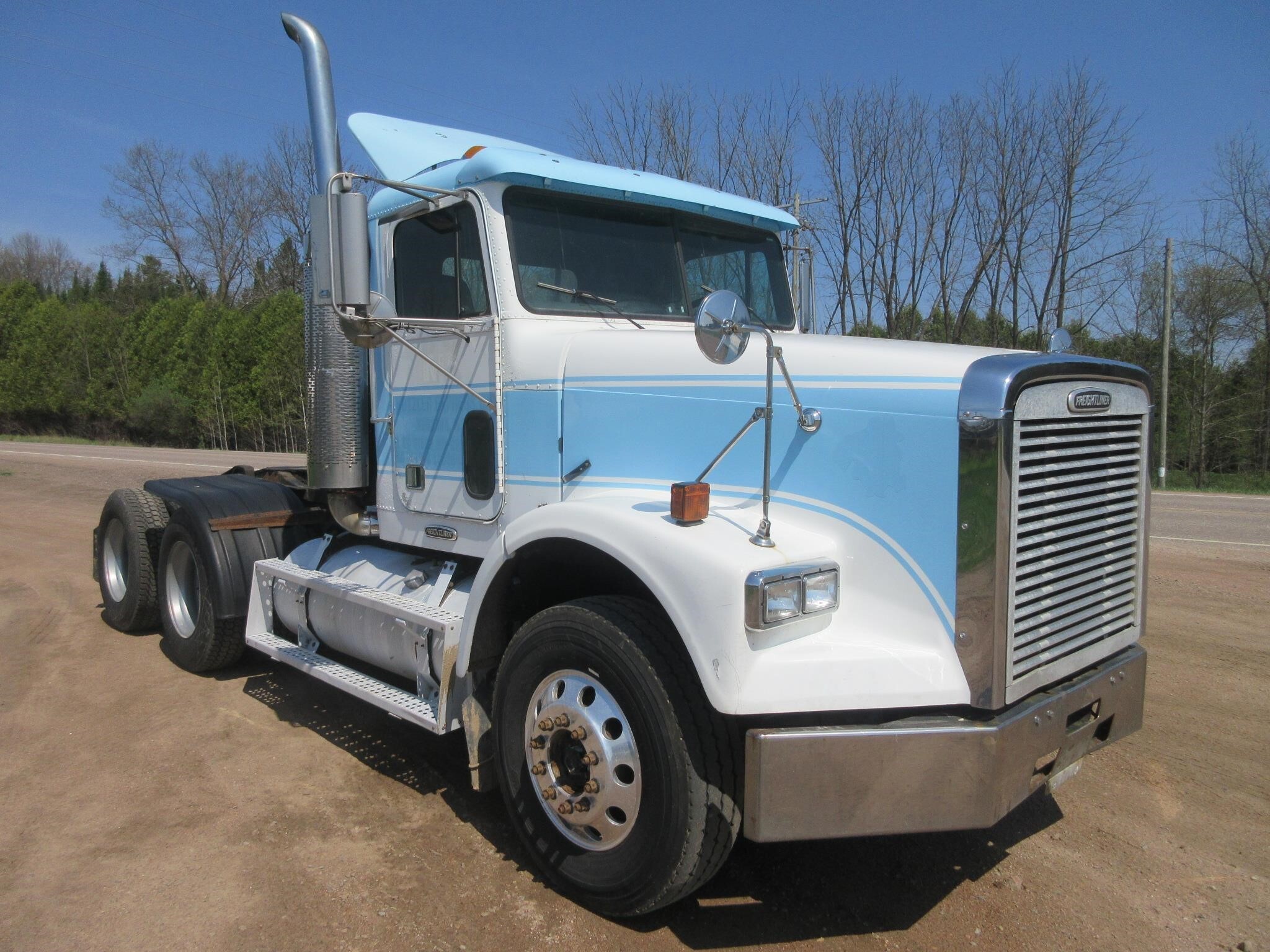 Used 1999 Freightliner FLD120 For Sale in Wittenberg, WI - 5026573575 ...