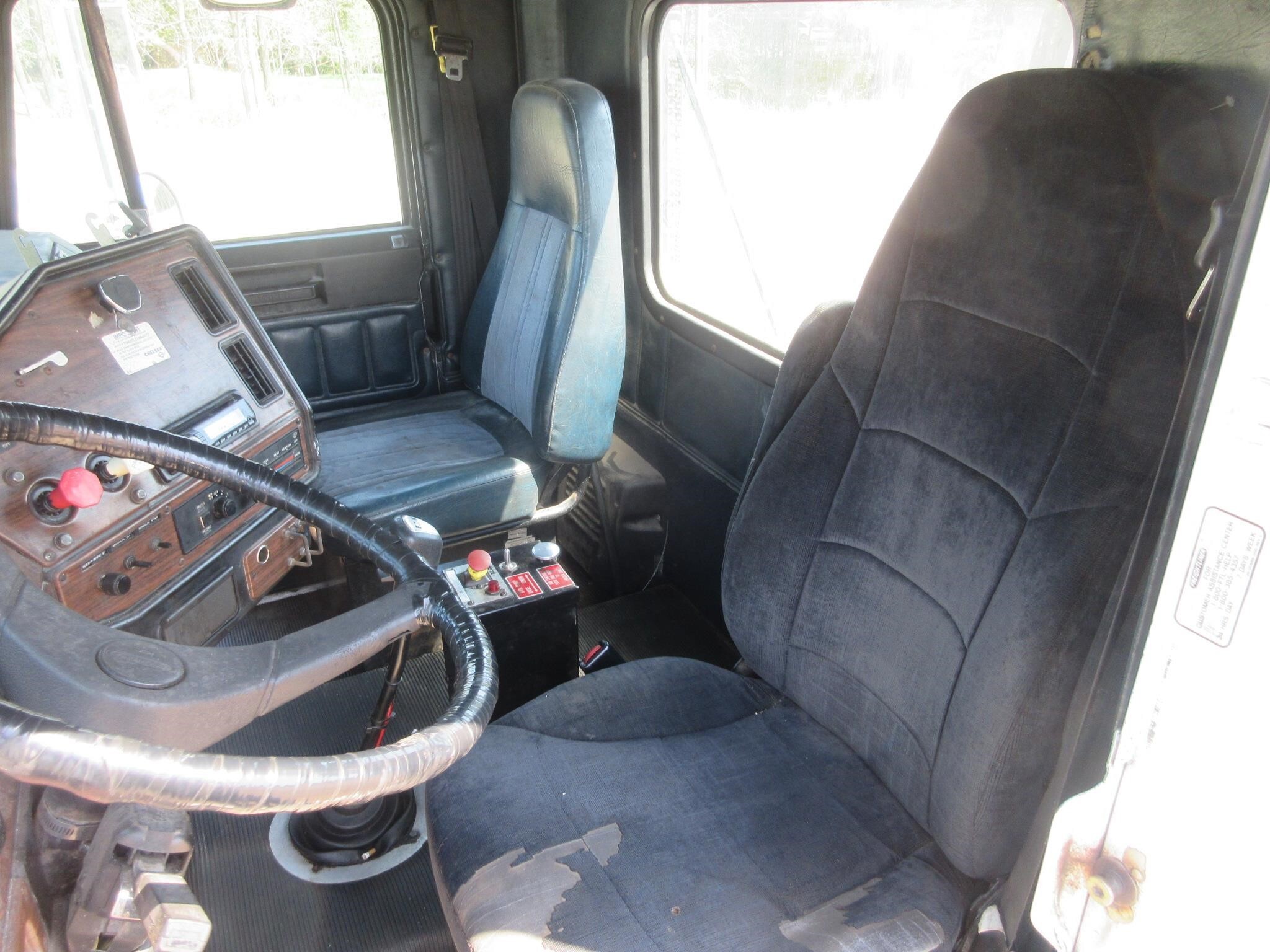 Used 1999 Freightliner FLD120 For Sale in Wittenberg, WI - 5026573575 ...