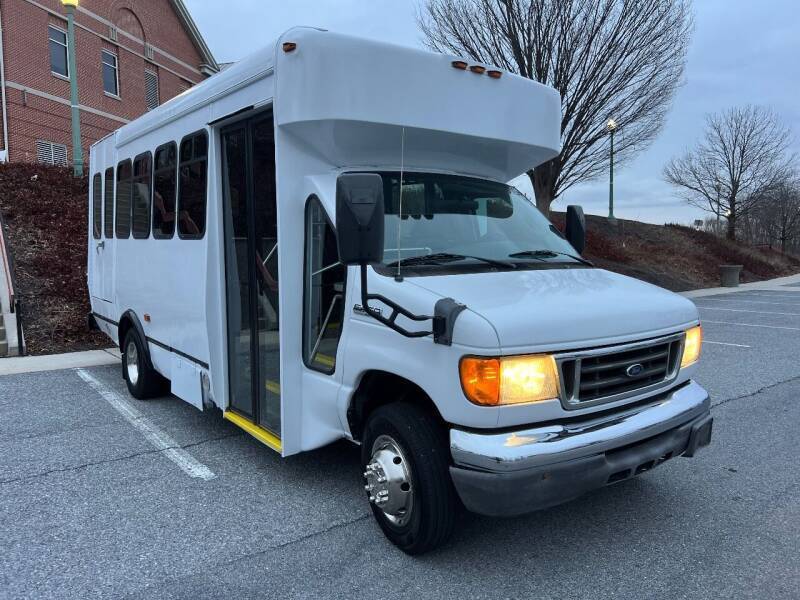 Used 2006 Ford E-450 For Sale in Harrisburg, PA - 5031039589 ...