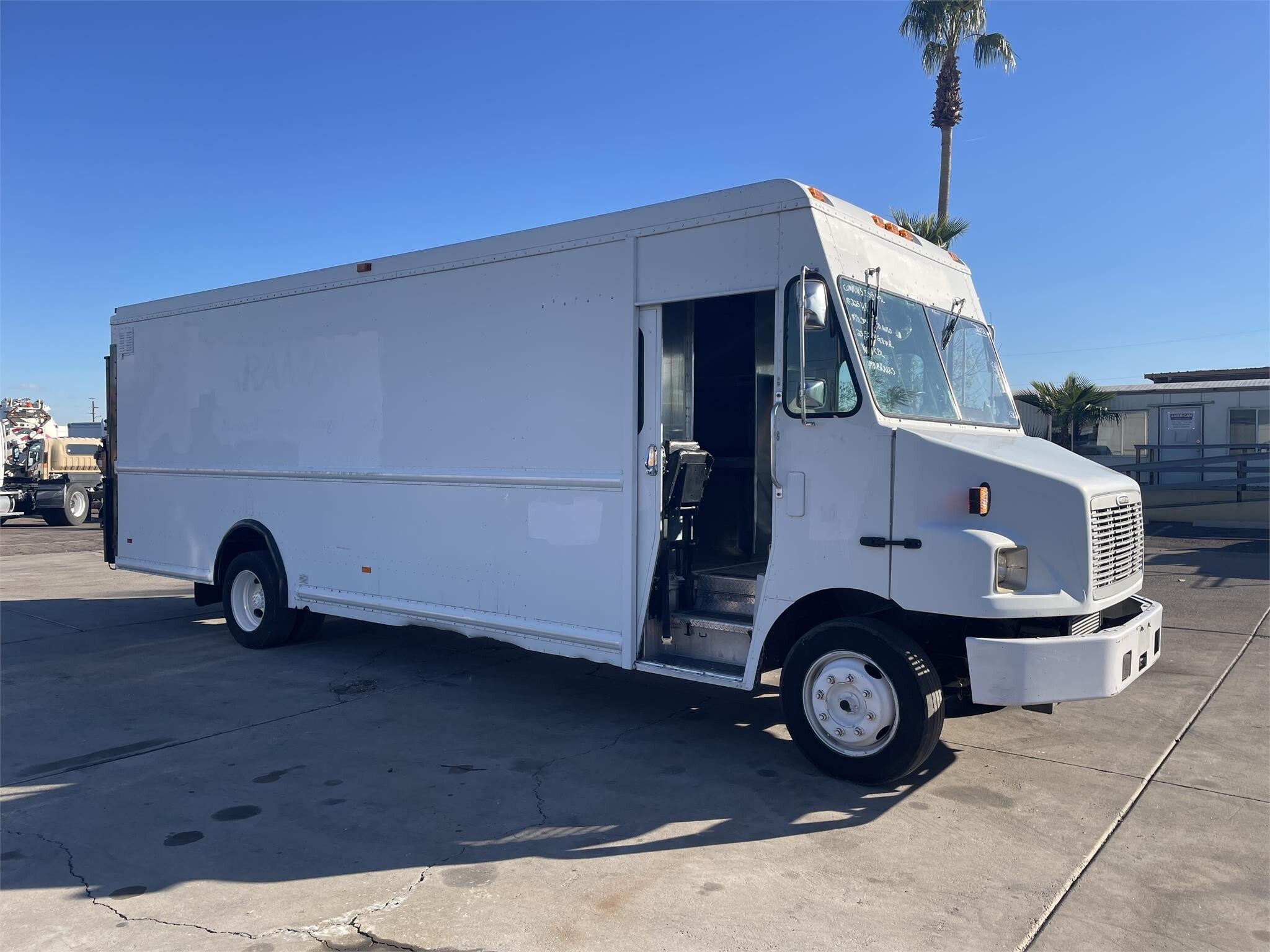 Used 2002 Freightliner MT55 For Sale in Phoenix, AZ - 5024216118 ...