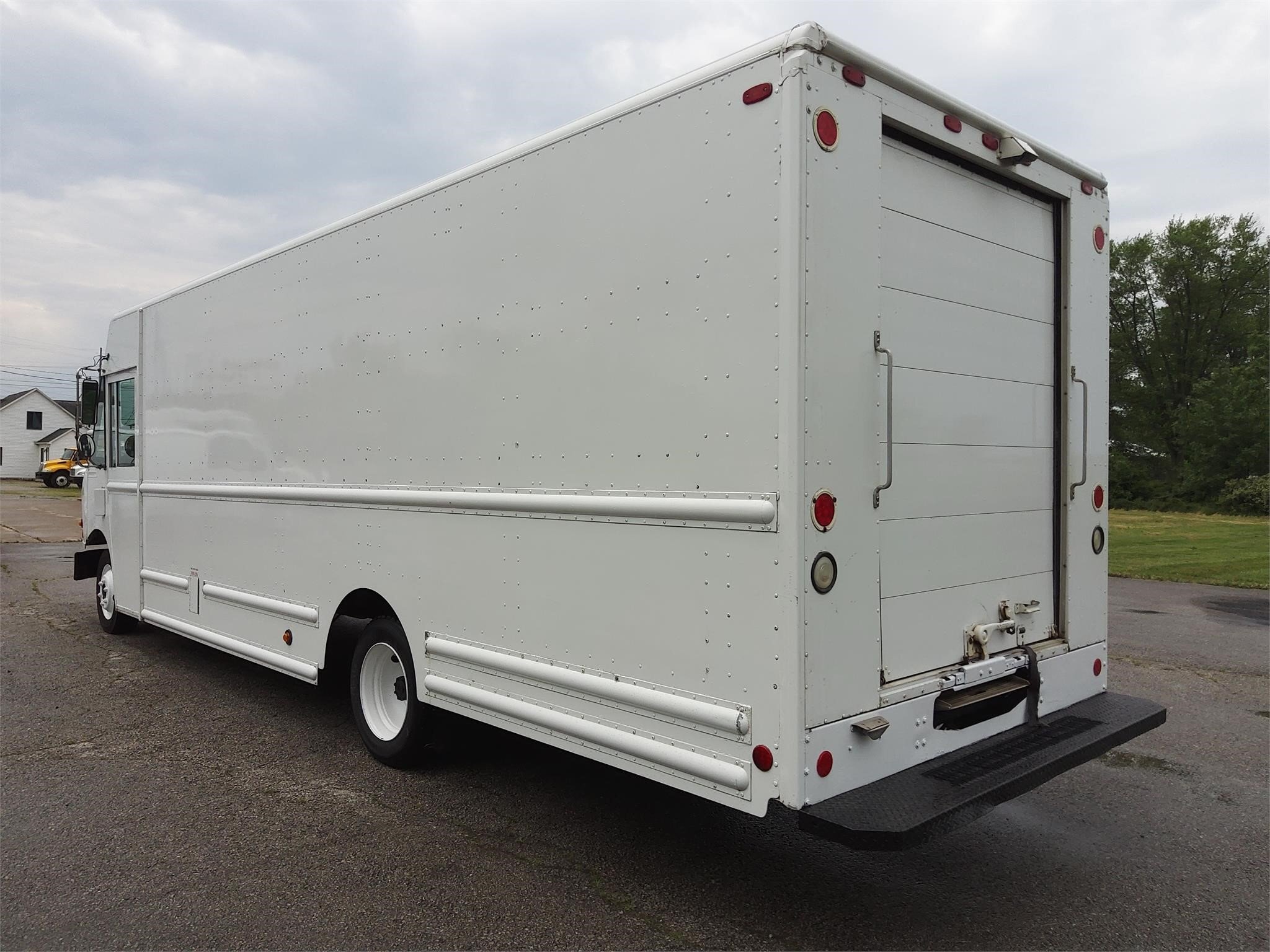 Used 2006 Freightliner MT45 For Sale in Fort Wayne, IN - 5021895586 ...