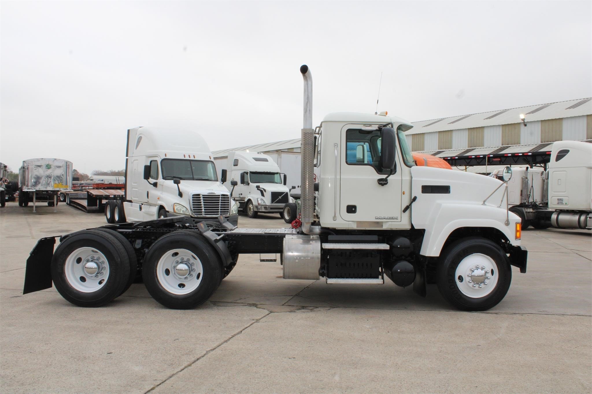 Used 2015 Mack 600 For Sale in Houston, TX - 5030039841 - Commercial ...